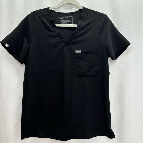 Figs | Shirts | Figs Mens Black Technical Scrub Top | Poshmark